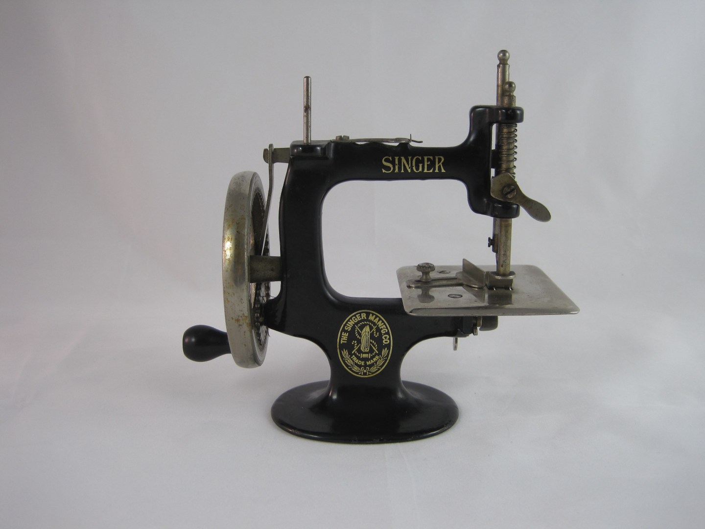 Toy Sewing Machines Page 2 ~ Singer | KatyQuilts
